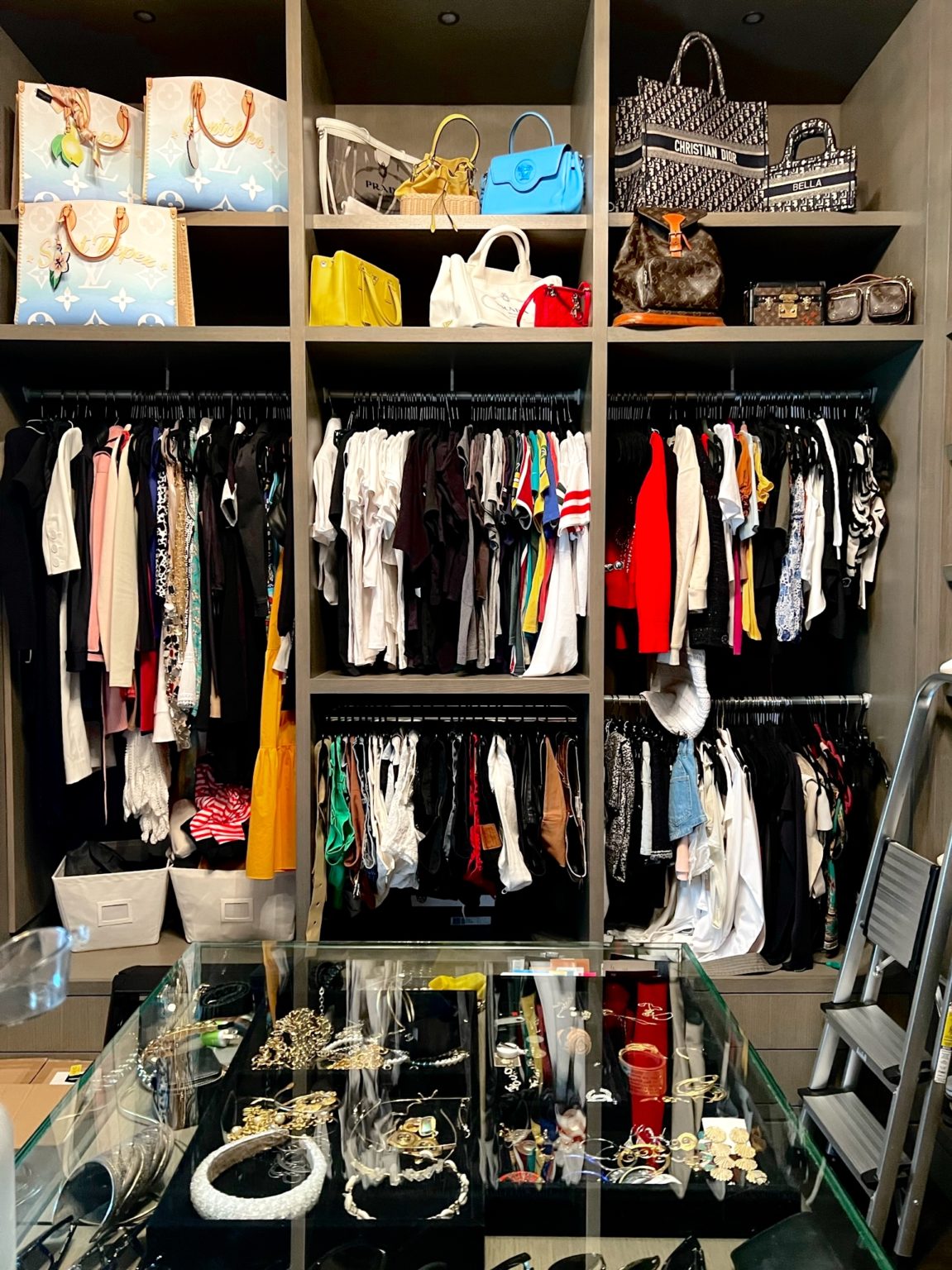 5 EASY STEPS FOR A CLOSET CLEAN UP - Tel Aviv Couture